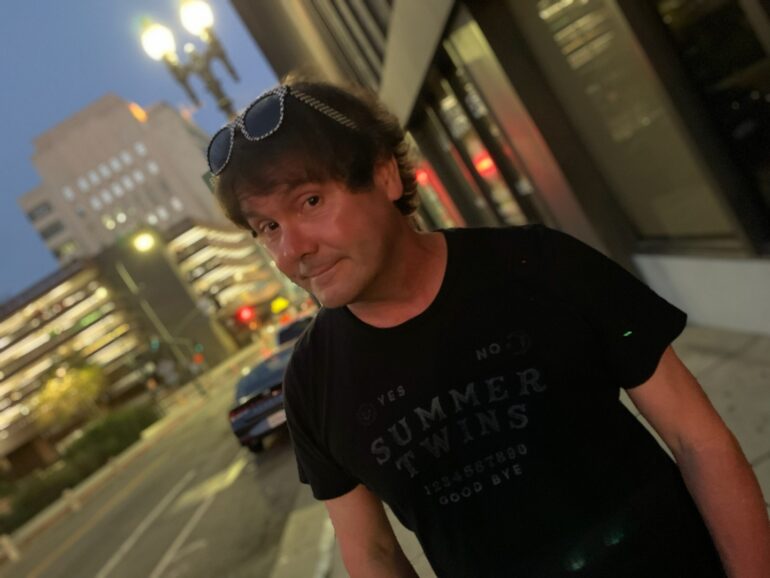 Tom Richards – LuxuriaMusic Internet Radio